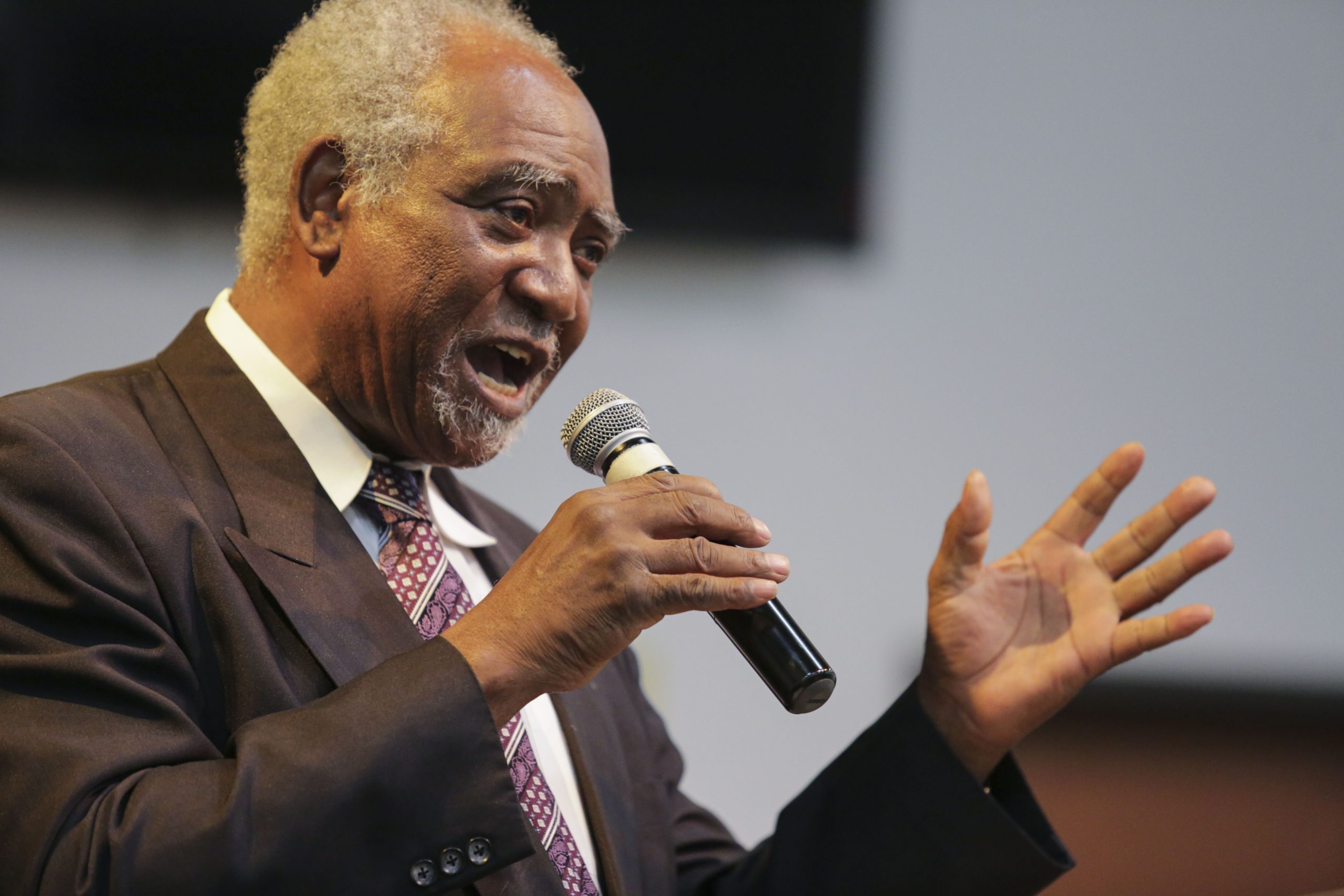 Rep. Danny Davis receives Clergy Coalition endorsement - Austin Weekly News