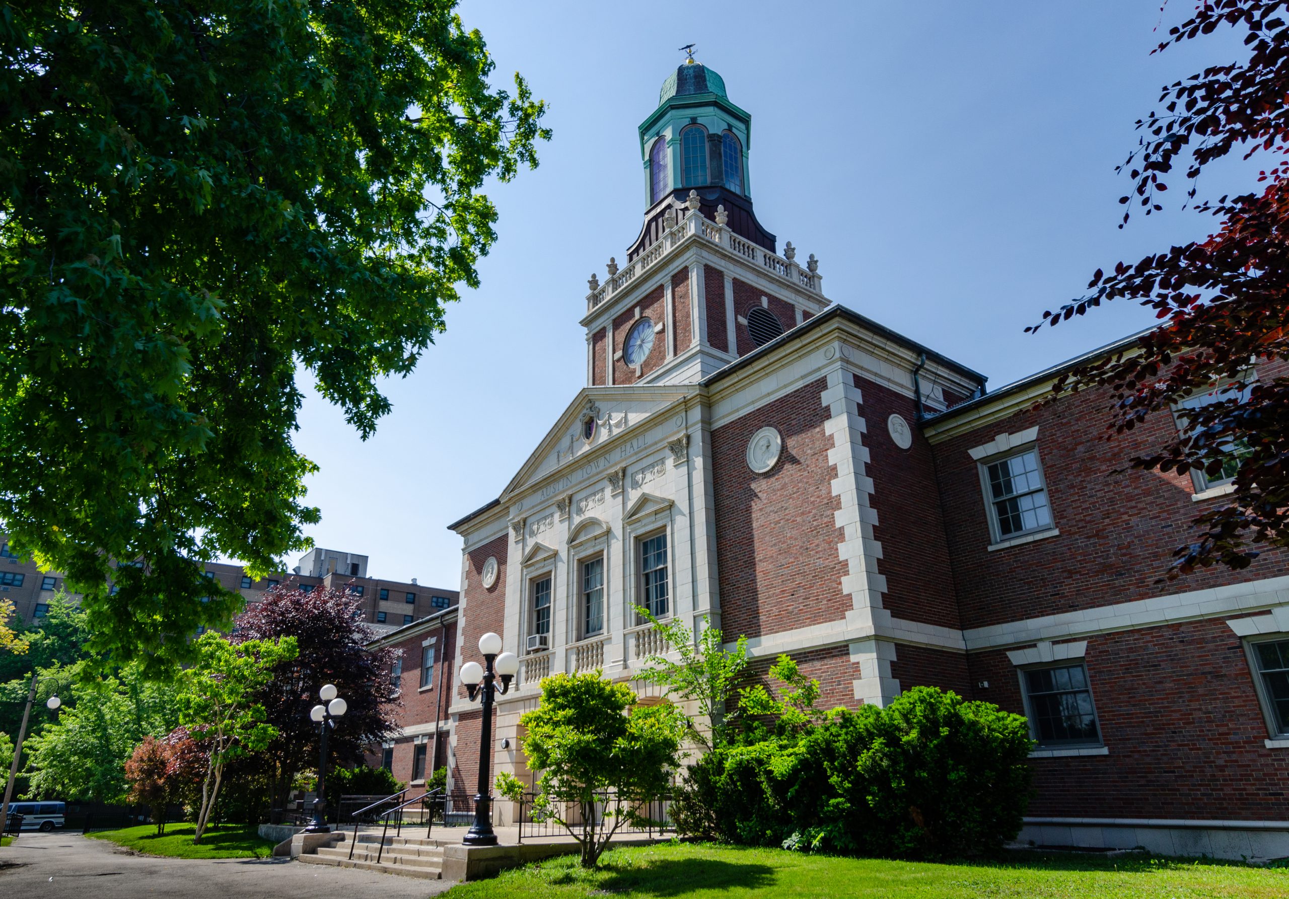 View Austin’s beauty through a trolley tour - Austin Weekly News